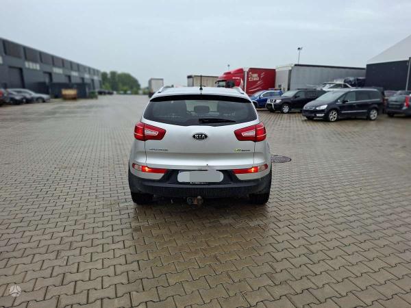 Grey Kia Sportage 2011 in Kaunas, with an engine capacity of 1.69 L and mileage of 325 thousand km for 4750 €, photo 9 on AUTOMOTO.COM.LV