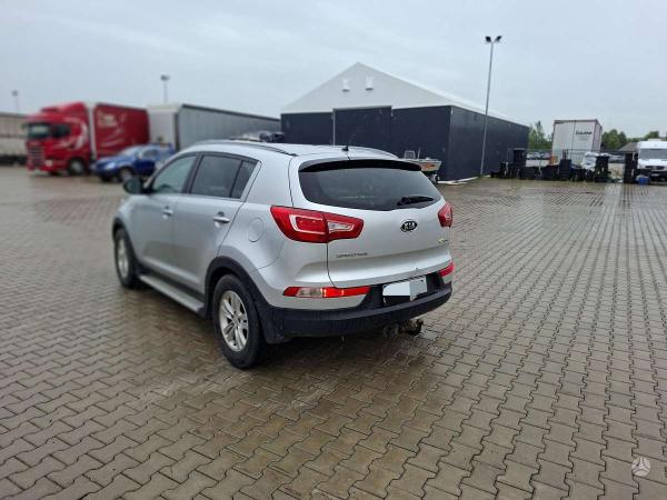 Grey Kia Sportage 2011 in Kaunas, with an engine capacity of 1.69 L and mileage of 325 thousand km for 4750 €, photo 10 on AUTOMOTO.COM.LV