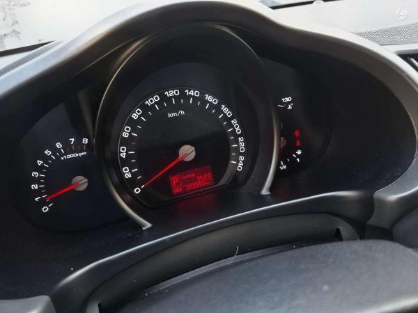 Pelēks Kia Sportage 2011 Viļņa, ar dzinēja tilpumu 2.00 L un nobraukumu 272 tūkst. km par 4700 €, foto 1 vietnē AUTOMOTO.COM.LV