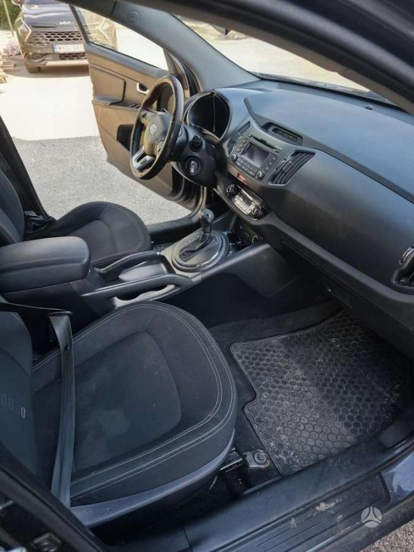 Pelēks Kia Sportage 2011 Viļņa, ar dzinēja tilpumu 2.00 L un nobraukumu 272 tūkst. km par 4700 €, foto 2 vietnē AUTOMOTO.COM.LV