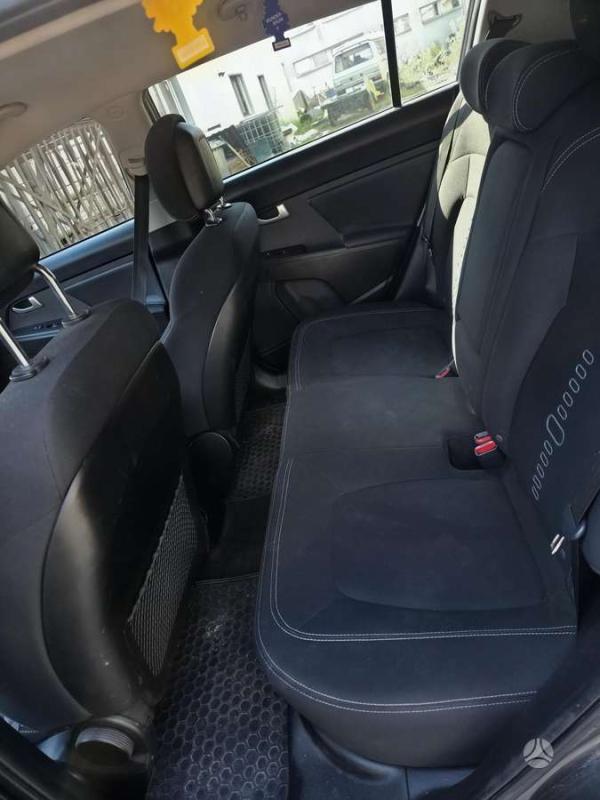 Pelēks Kia Sportage 2011 Viļņa, ar dzinēja tilpumu 2.00 L un nobraukumu 272 tūkst. km par 4700 €, foto 3 vietnē AUTOMOTO.COM.LV