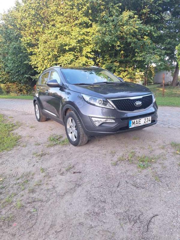 Grey Kia Sportage 2011 in Silute, with an engine capacity of 1.70 L and mileage of 306 thousand km for 6200 €, photo 5 on AUTOMOTO.COM.LV