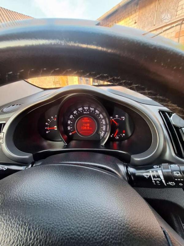 Grey Kia Sportage 2011 in Silute, with an engine capacity of 1.70 L and mileage of 306 thousand km for 6200 €, photo 10 on AUTOMOTO.COM.LV