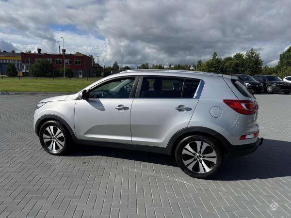 Pelēks Kia Sportage 2011 Telšiai, ar dzinēja tilpumu 1.69 L un nobraukumu 230 tūkst. km par 7200 €, foto 3 vietnē AUTOMOTO.COM.LV