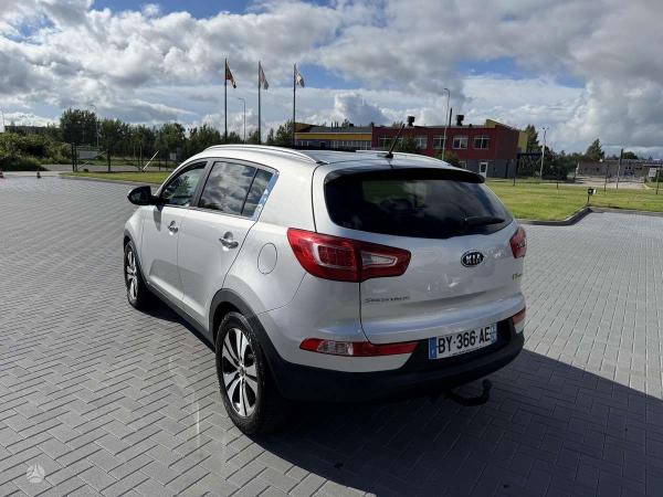 Pelēks Kia Sportage 2011 Telšiai, ar dzinēja tilpumu 1.69 L un nobraukumu 230 tūkst. km par 7200 €, foto 4 vietnē AUTOMOTO.COM.LV