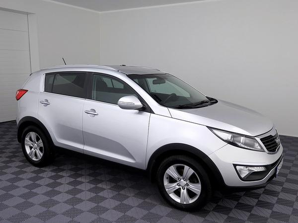 Grey Kia Sportage 2011 in Tallinn, with an engine capacity of 2.00 L and mileage of 253 thousand km for 4999 €, photo 1 on AUTOMOTO.COM.LV