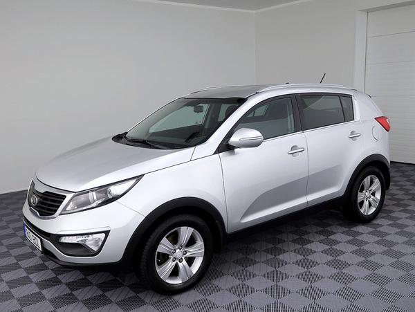 Grey Kia Sportage 2011 in Tallinn, with an engine capacity of 2.00 L and mileage of 253 thousand km for 4999 €, photo 2 on AUTOMOTO.COM.LV