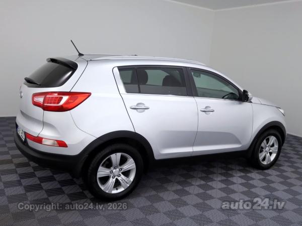 Pelēks Kia Sportage 2011 Tallina, ar dzinēja tilpumu 2.00 L un nobraukumu 253 tūkst. km par 4499 €, foto 3 vietnē AUTOMOTO.COM.LV