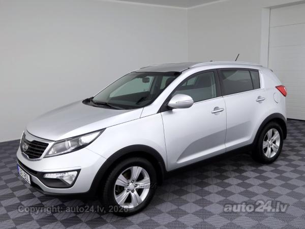 Grey Kia Sportage 2011 in Tallinn, with an engine capacity of 2.00 L and mileage of 253 thousand km for 4499 €, photo 2 on AUTOMOTO.COM.LV