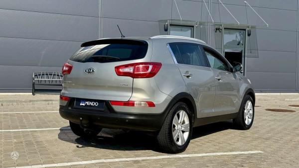 Grey Kia Sportage 2011 in Vilnius, with an engine capacity of 1.99 L and mileage of 340 thousand km for 4990 €, photo 2 on AUTOMOTO.COM.LV