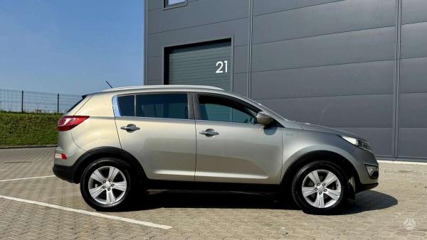 Grey Kia Sportage 2011 in Vilnius, with an engine capacity of 1.99 L and mileage of 340 thousand km for 4990 €, photo 5 on AUTOMOTO.COM.LV