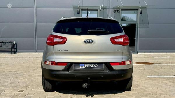 Grey Kia Sportage 2011 in Vilnius, with an engine capacity of 1.99 L and mileage of 340 thousand km for 4990 €, photo 8 on AUTOMOTO.COM.LV