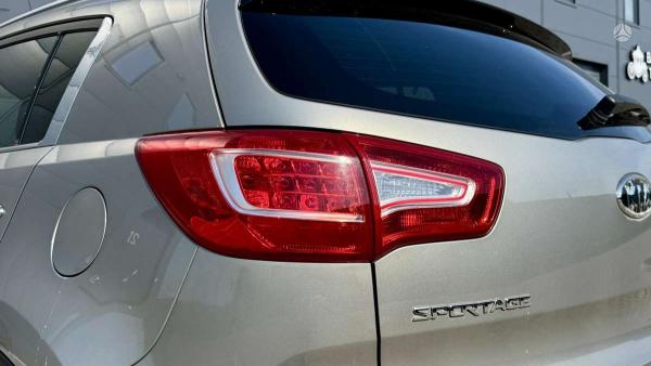 Grey Kia Sportage 2011 in Vilnius, with an engine capacity of 1.99 L and mileage of 340 thousand km for 4990 €, photo 10 on AUTOMOTO.COM.LV
