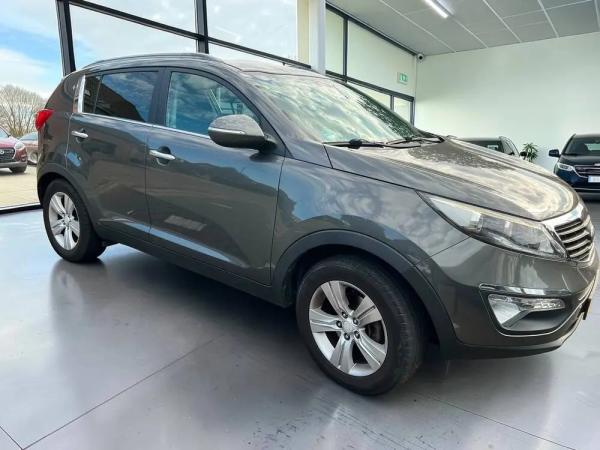 Grey Kia Sportage 2011 in Jurmala, with an engine capacity of 1.60 L and mileage of 220 thousand km for 7250 €, photo 2 on AUTOMOTO.COM.LV
