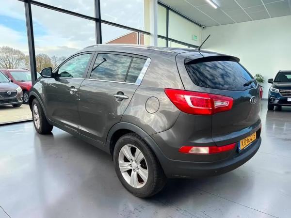 Grey Kia Sportage 2011 in Jurmala, with an engine capacity of 1.60 L and mileage of 220 thousand km for 7250 €, photo 3 on AUTOMOTO.COM.LV