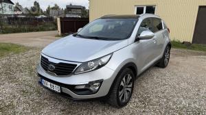 Grey Kia Sportage 2011 in Rezekne, with an engine capacity of 1.70 L and mileage of 323 thousand km for 4950 €, photo  on AUTOMOTO.COM.LV