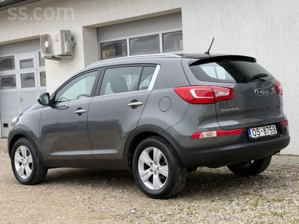 Киа Sportage 2011 в Тукумс на AUTOMOTO.COM.LV Серый Киа Sportage 2011 в Тукумс, объемом двигателя 2.00 л и пробегом 175 тыс. км за 7490 €, фото 6 на AUTOMOTO.COM.LV