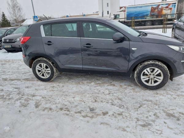 Pelēks Kia Sportage 2012 Utena, ar dzinēja tilpumu 1.59 L un nobraukumu 200 tūkst. km par 5700 €, foto 4 vietnē AUTOMOTO.COM.LV