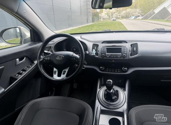 Grey Kia Sportage 2012 in Vilnius, with an engine capacity of 1.70 L and mileage of 317 thousand km for 5650 €, photo 9 on AUTOMOTO.COM.LV