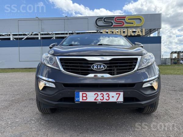 Grey Kia Sportage 2012 in Daugavpils, with an engine capacity of 1.70 L and mileage of 265 thousand km for 7350 €, photo 8 on AUTOMOTO.COM.LV