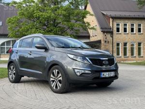 Pelēks Kia Sportage 2012 Valmiera, ar dzinēja tilpumu 1.70 L un nobraukumu 252 tūkst. km par 5500 €, foto  vietnē AUTOMOTO.COM.LV