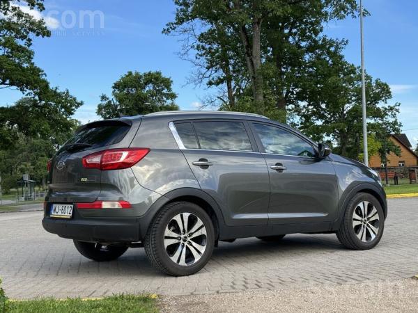 Grey Kia Sportage 2012 in Valmiera, with an engine capacity of 1.70 L and mileage of 252 thousand km for 5500 €, photo 4 on AUTOMOTO.COM.LV