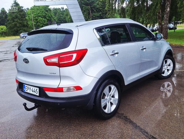 Grey Kia Sportage 2012 in Radviliskis, with an engine capacity of 2.00 L and mileage of 233 thousand km for 6900 €, photo 8 on AUTOMOTO.COM.LV