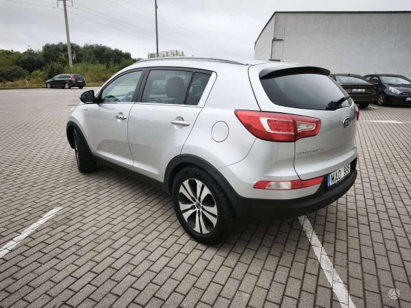 Pelēks Kia Sportage 2012 Viļņa, ar dzinēja tilpumu 2.00 L un nobraukumu 297 tūkst. km par 5500 €, foto 7 vietnē AUTOMOTO.COM.LV