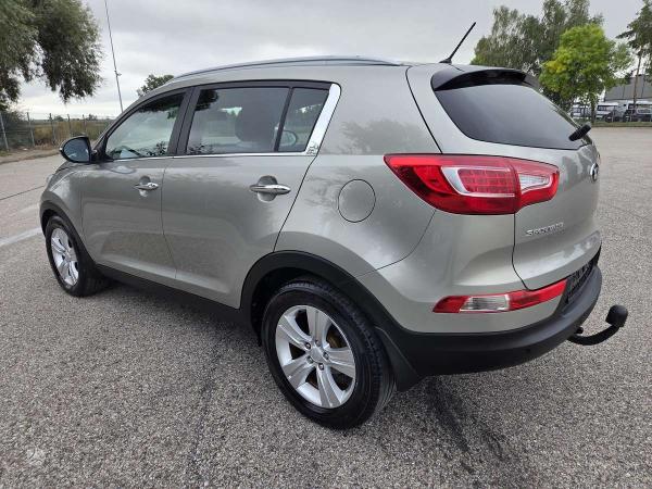 Grey Kia Sportage 2012 in Marijampole, with an engine capacity of 1.69 L and mileage of 225 thousand km for 5250 €, photo 10 on AUTOMOTO.COM.LV
