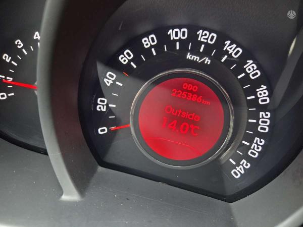 Grey Kia Sportage 2012 in Marijampole, with an engine capacity of 1.69 L and mileage of 225 thousand km for 5250 €, photo 11 on AUTOMOTO.COM.LV