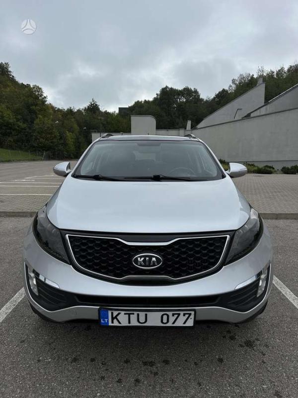 Grey Kia Sportage 2012 in Kaunas, with an engine capacity of 2.00 L and mileage of 188 thousand km for 6700 €, photo 3 on AUTOMOTO.COM.LV