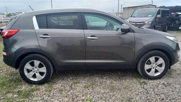 Kia Sportage 2012 Viļņa vietnē Pelēks Kia Sportage 2012 Viļņa, ar dzinēja tilpumu 1.69 L un nobraukumu 250 tūkst. km par 6250 €, foto 5 vietnē AUTOMOTO.COM.LV