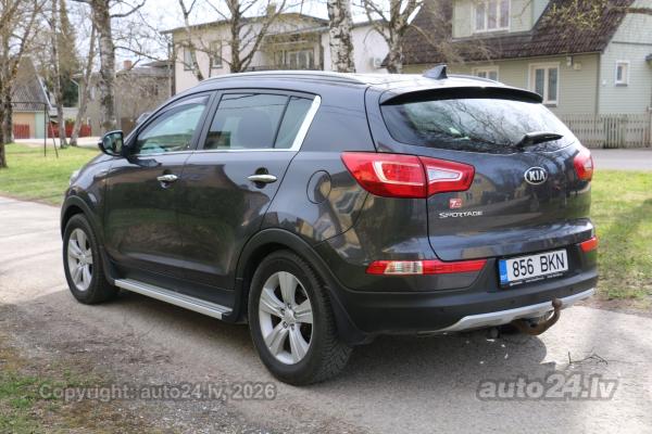 Pelēks Kia Sportage 2013 Tartu, ar dzinēja tilpumu 2.00 L un nobraukumu 265 tūkst. km par 6999 €, foto 7 vietnē AUTOMOTO.COM.LV