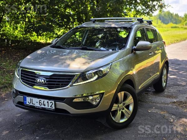 Серый Киа Sportage 2013 в Рига, объемом двигателя 1.70 л и пробегом 162 тыс. км за 6900 €, фото 1 на AUTOMOTO.COM.LV