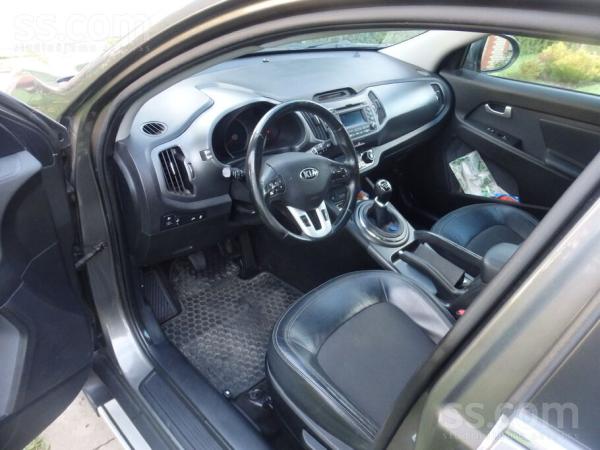 Kia Sportage 2013 Saldus vietnē Pelēks Kia Sportage 2013 Saldus, ar dzinēja tilpumu 1.70 L un nobraukumu 261 tūkst. km par 6900 €, foto 9 vietnē AUTOMOTO.COM.LV