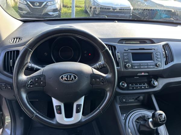 Pelēks Kia Sportage 2013 Rīga, ar dzinēja tilpumu 1.70 L un nobraukumu 135 tūkst. km par 6900 €, foto 10 vietnē AUTOMOTO.COM.LV
