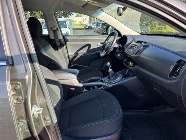 Pelēks Kia Sportage 2013 Rīga, ar dzinēja tilpumu 1.70 L un nobraukumu 135 tūkst. km par 6900 €, foto 11 vietnē AUTOMOTO.COM.LV