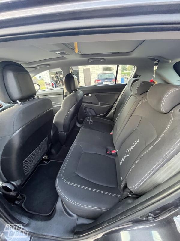 Grey Kia Sportage 2013 in Alytus, with an engine capacity of 1.70 L and mileage of 318 thousand km for 6600 €, photo 6 on AUTOMOTO.COM.LV