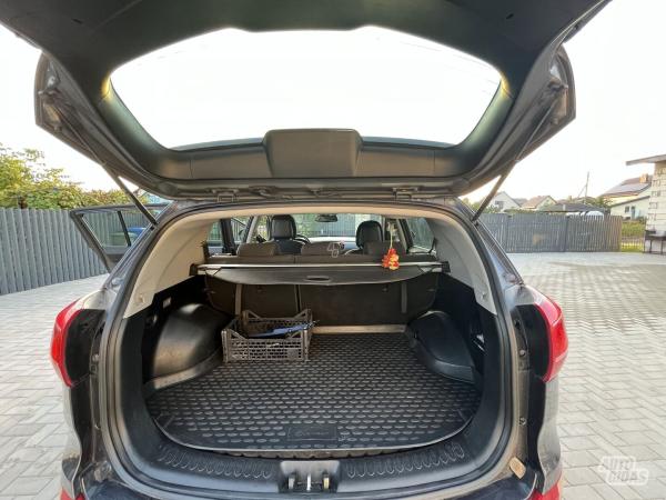 Grey Kia Sportage 2013 in Alytus, with an engine capacity of 1.70 L and mileage of 318 thousand km for 6600 €, photo 7 on AUTOMOTO.COM.LV