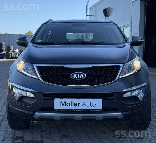 Grey Kia Sportage 2014 in Ventspils, with an engine capacity of 1.70 L and mileage of 122 thousand km for 18000 €, photo 2 on AUTOMOTO.COM.LV