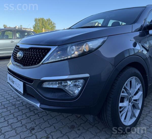 Grey Kia Sportage 2014 in Ventspils, with an engine capacity of 1.70 L and mileage of 122 thousand km for 18000 €, photo 6 on AUTOMOTO.COM.LV