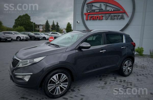 Grey Kia Sportage 2014 in Vilnius, with an engine capacity of 1.70 L and mileage of 208 thousand km for 7299 €, photo 4 on AUTOMOTO.COM.LV