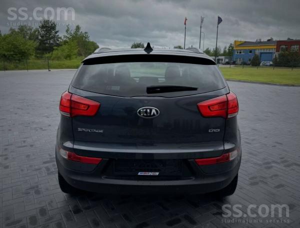 Grey Kia Sportage 2014 in Vilnius, with an engine capacity of 1.70 L and mileage of 208 thousand km for 7299 €, photo 6 on AUTOMOTO.COM.LV