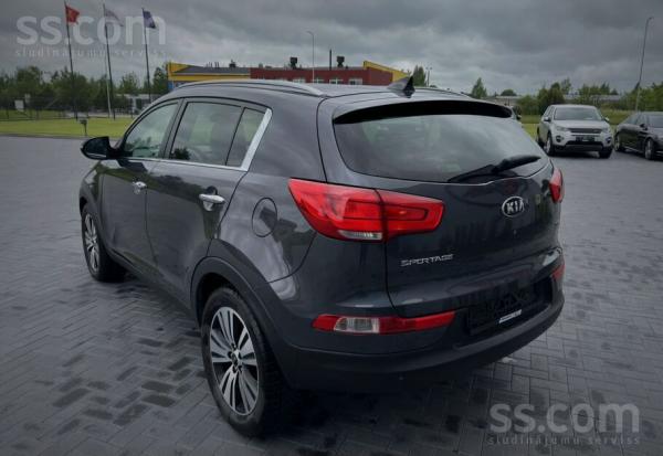 Grey Kia Sportage 2014 in Vilnius, with an engine capacity of 1.70 L and mileage of 208 thousand km for 7299 €, photo 9 on AUTOMOTO.COM.LV