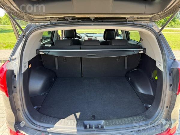 Pelēks Kia Sportage 2014 Ventspils, ar dzinēja tilpumu 2.00 L un nobraukumu 265 tūkst. km par 8000 €, foto 9 vietnē AUTOMOTO.COM.LV