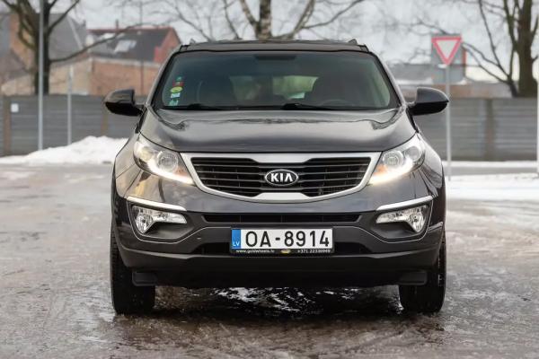 Pelēks Kia Sportage 2014 Jelgava, ar dzinēja tilpumu 1.70 L un nobraukumu 161 tūkst. km par 6500 €, foto 3 vietnē AUTOMOTO.COM.LV