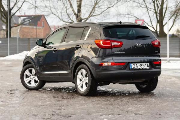 Pelēks Kia Sportage 2014 Jelgava, ar dzinēja tilpumu 1.70 L un nobraukumu 161 tūkst. km par 6500 €, foto 4 vietnē AUTOMOTO.COM.LV