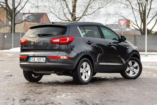 Pelēks Kia Sportage 2014 Jelgava, ar dzinēja tilpumu 1.70 L un nobraukumu 161 tūkst. km par 6500 €, foto 5 vietnē AUTOMOTO.COM.LV