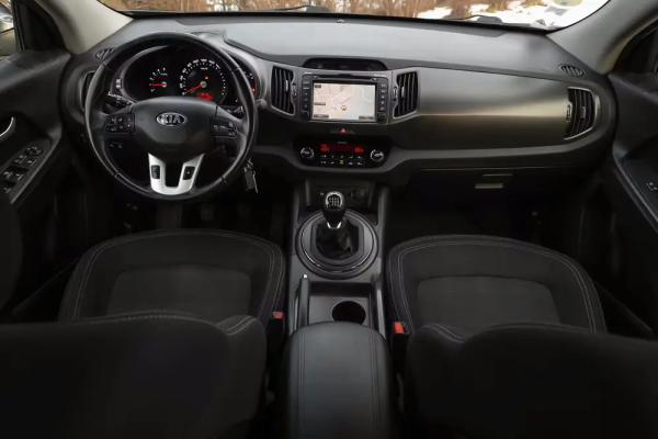 Pelēks Kia Sportage 2014 Jelgava, ar dzinēja tilpumu 1.70 L un nobraukumu 161 tūkst. km par 6500 €, foto 8 vietnē AUTOMOTO.COM.LV
