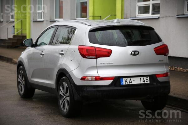 Grey Kia Sportage 2015 in Riga, with an engine capacity of 1.70 L and mileage of 0 thousand km for 12500 €, photo 5 on AUTOMOTO.COM.LV